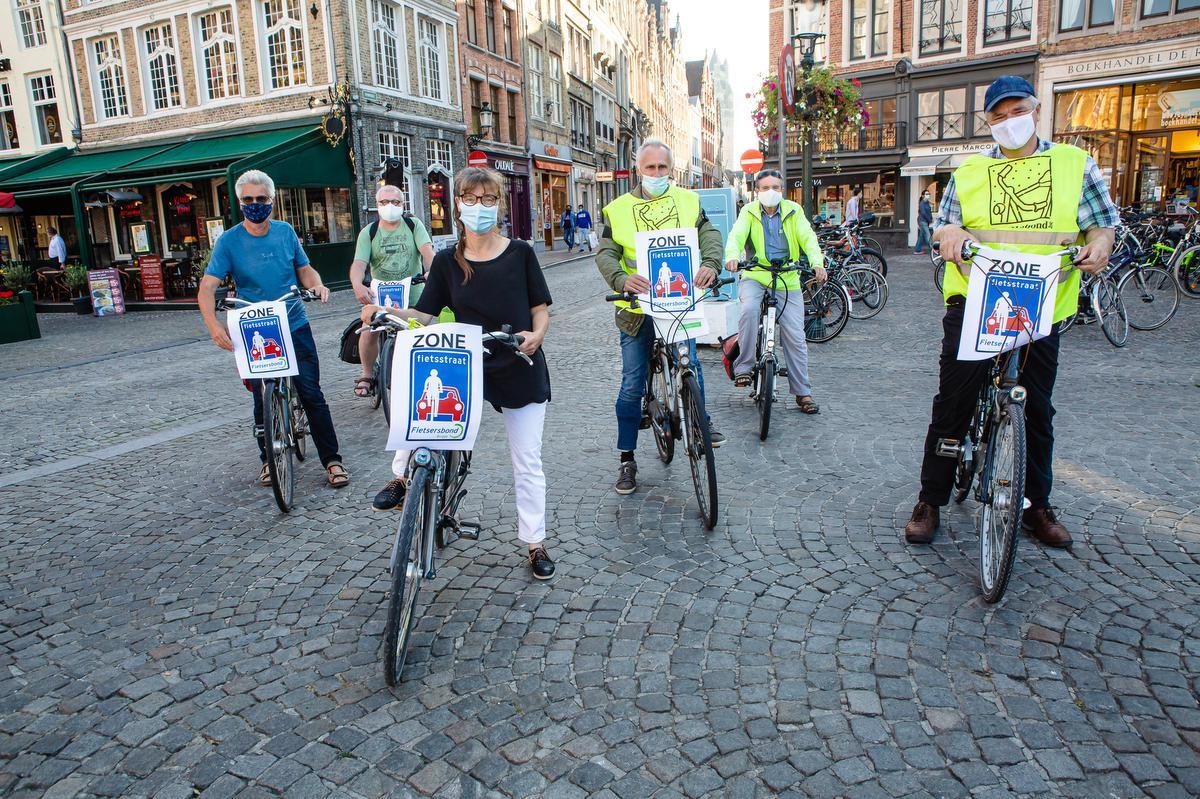 Fietsersbond Brugge pleit voor officiële fietszone in de binnenstad - KW.be