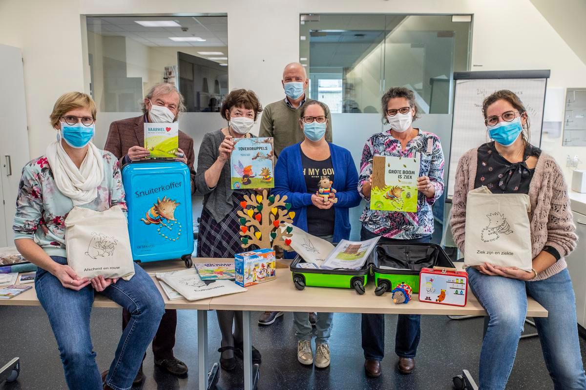 Snuiterkoffer helpt kinderen rouwen - KW.be