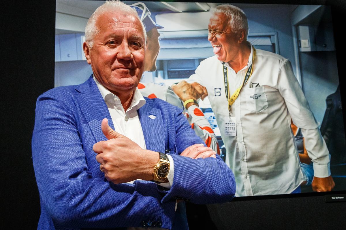 "Patrick, stel de bestelling van je grafzerk toch nog maar even uit ...