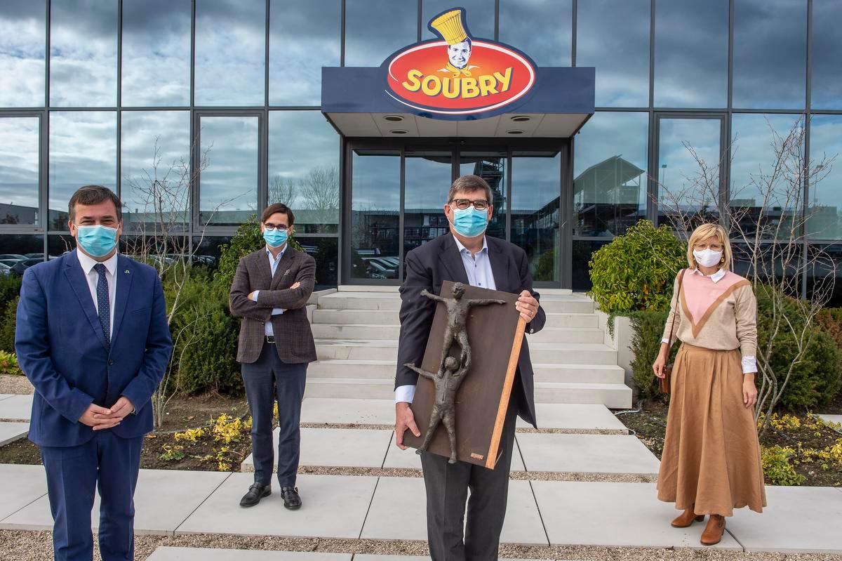 Michel Soubry ontvangt trofee 'Durver en Doener' op Dag van de ...