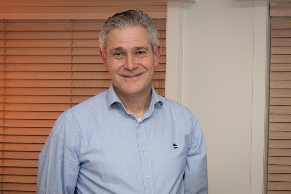 Koen Vervaeke (N-VA) legt door coronabesmetting eed digitaal af in ...