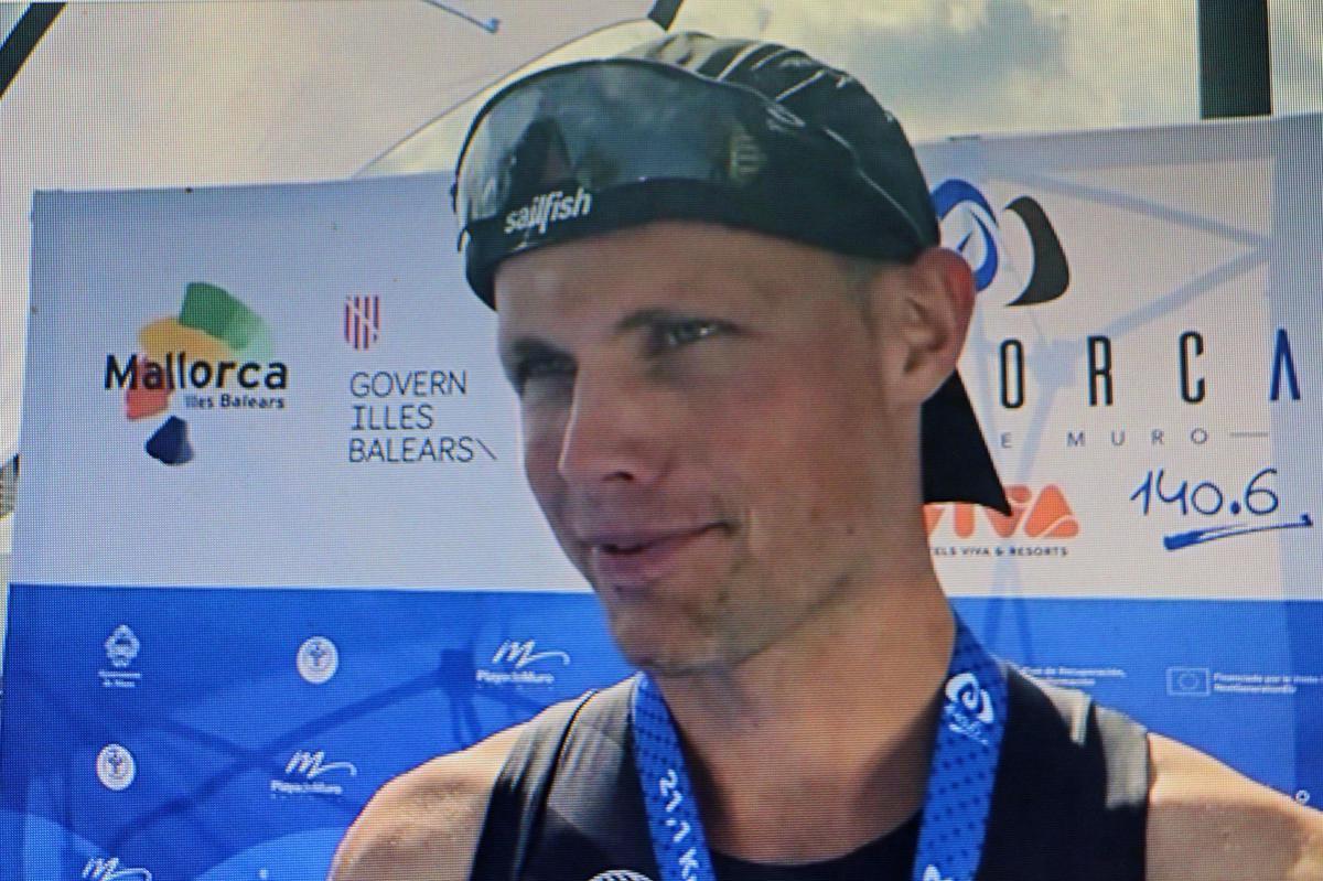 Brugse triatleet Michael Van Cleven wint in Mallorca - KW.be