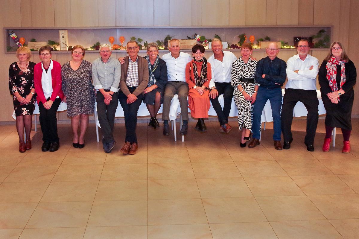 Vijfenveertig 60- en 65-jarige Beernemnaars verzamelen in Zandberghoeve ...