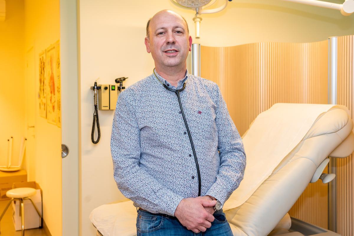 Helden van de zorg - Huisarts Johan: "We zien hier niemand meer" - KW.be