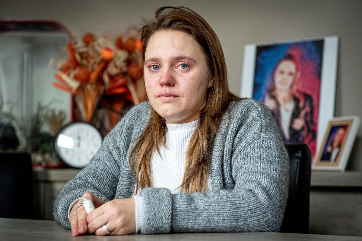 Zangeres Lisa Leman uit Staden wordt gestalkt en met de dood bedreigd ...