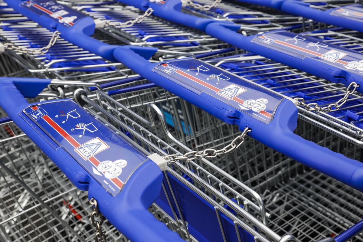Zes maanden cel voor man die weigerde om winkelkarretje te nemen - KW.be