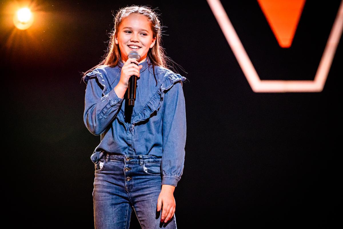 Elle Defevere naar Blind Auditons van The Voice Kids - KW.be