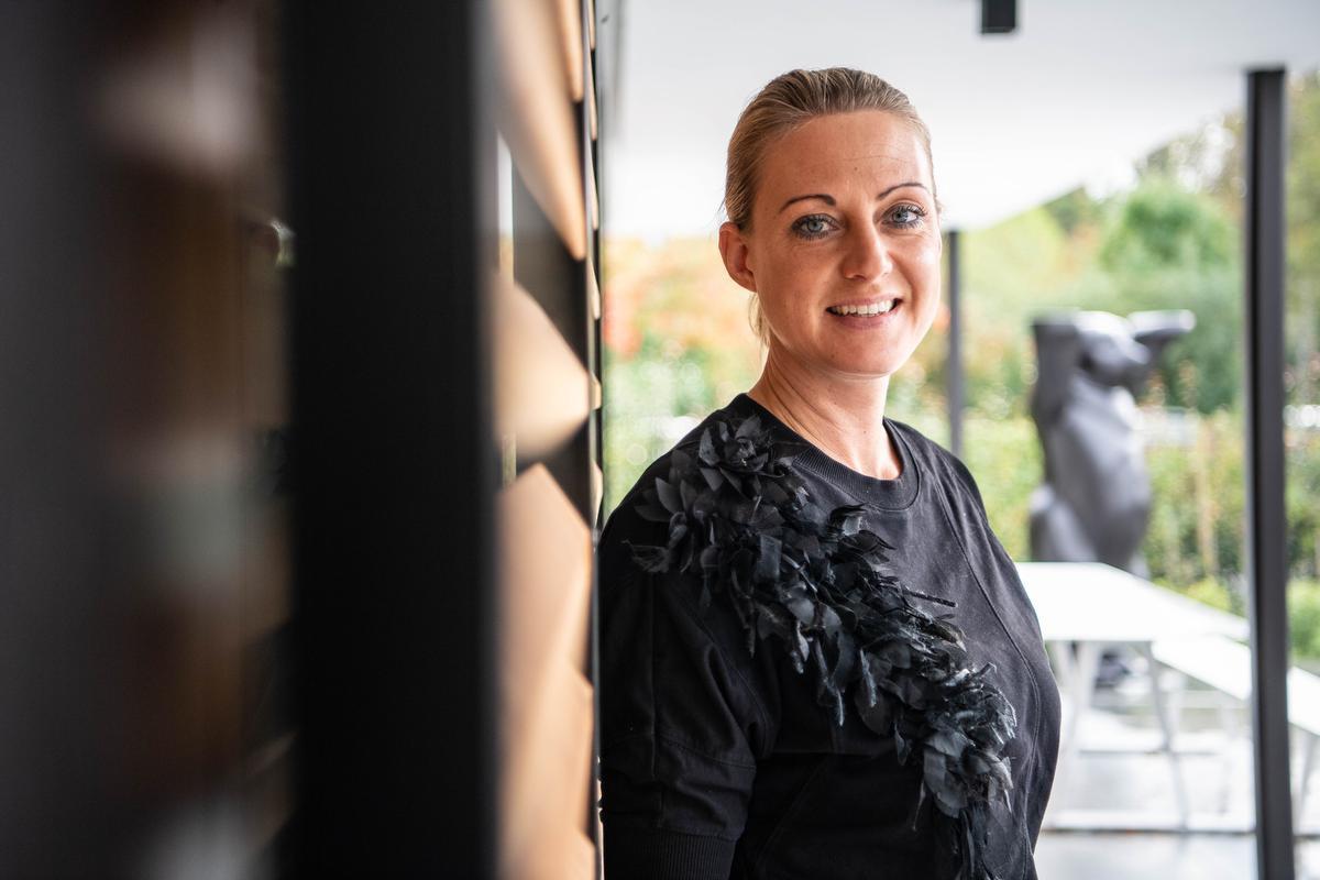 Izegemse Astrid Ehrig maakte de val van Berlijnse muur mee als ...