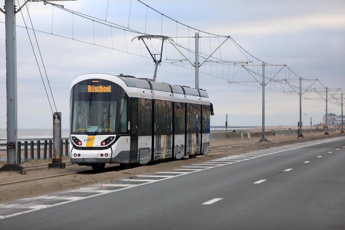 Nieuwe kusttram doet proefritten, vanaf januari is het voor echt - KW.be