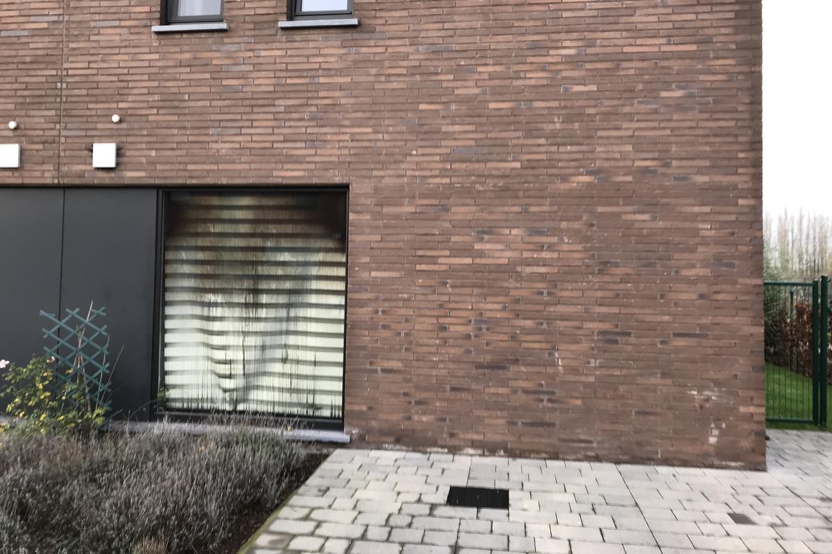 Huis in Kortemark onbewoonbaar na felle keukenbrand - KW.be Huis in Kortemark onbewoonbaar na felle keukenbrand - KW.be