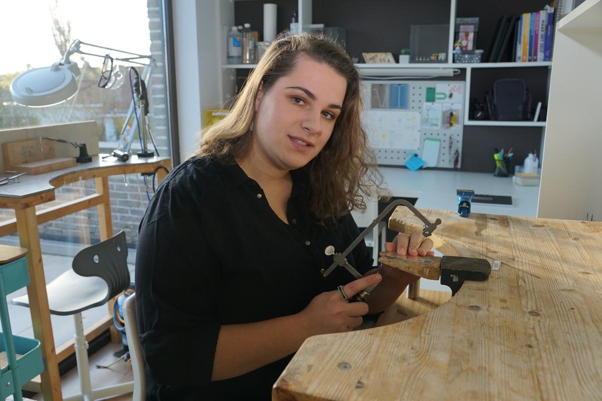 Lore De Backer wordt goudsmid: “Zelfs de coronacrisis kon mij niet ...