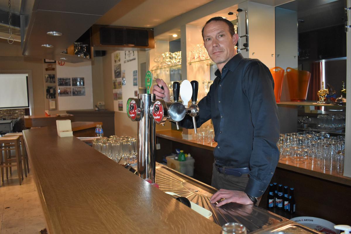 Tim Van Keer (41) geeft internationale job op voor café ’t Oud ...