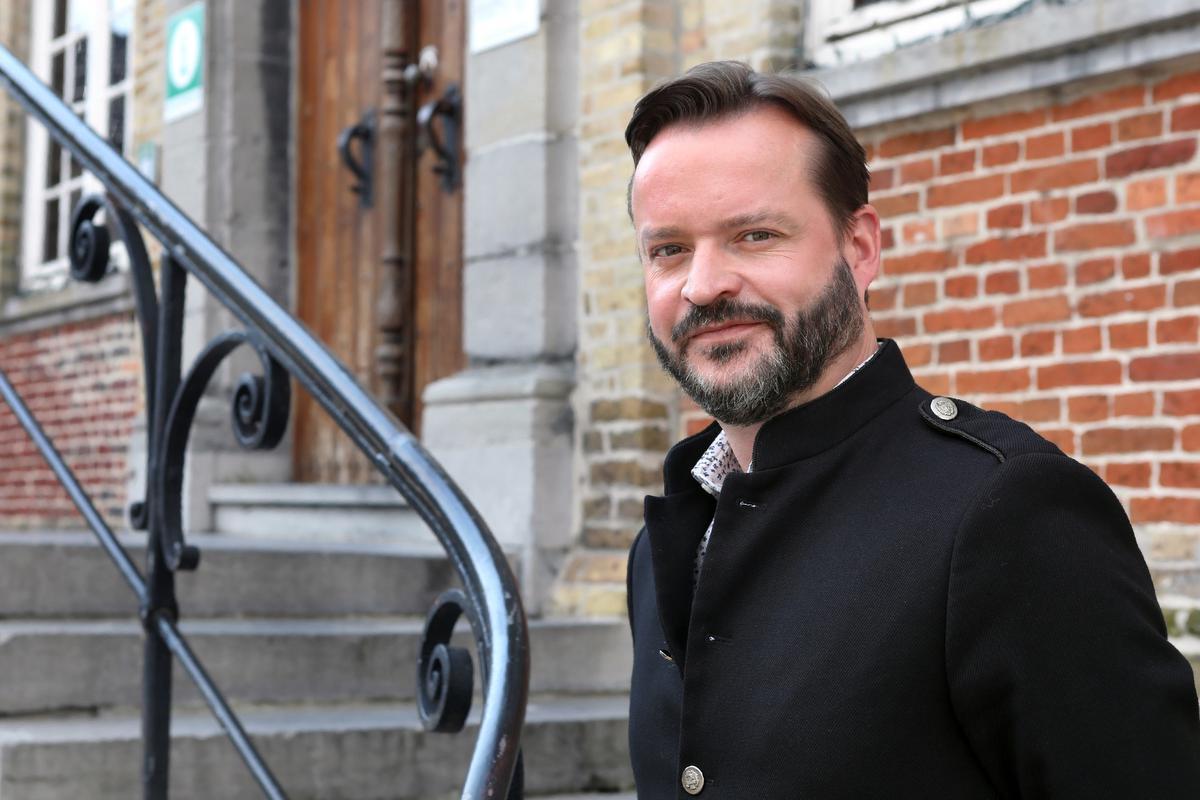 Pieter Debou keert uit Brussel terug en start traiteurdienst - KW.be