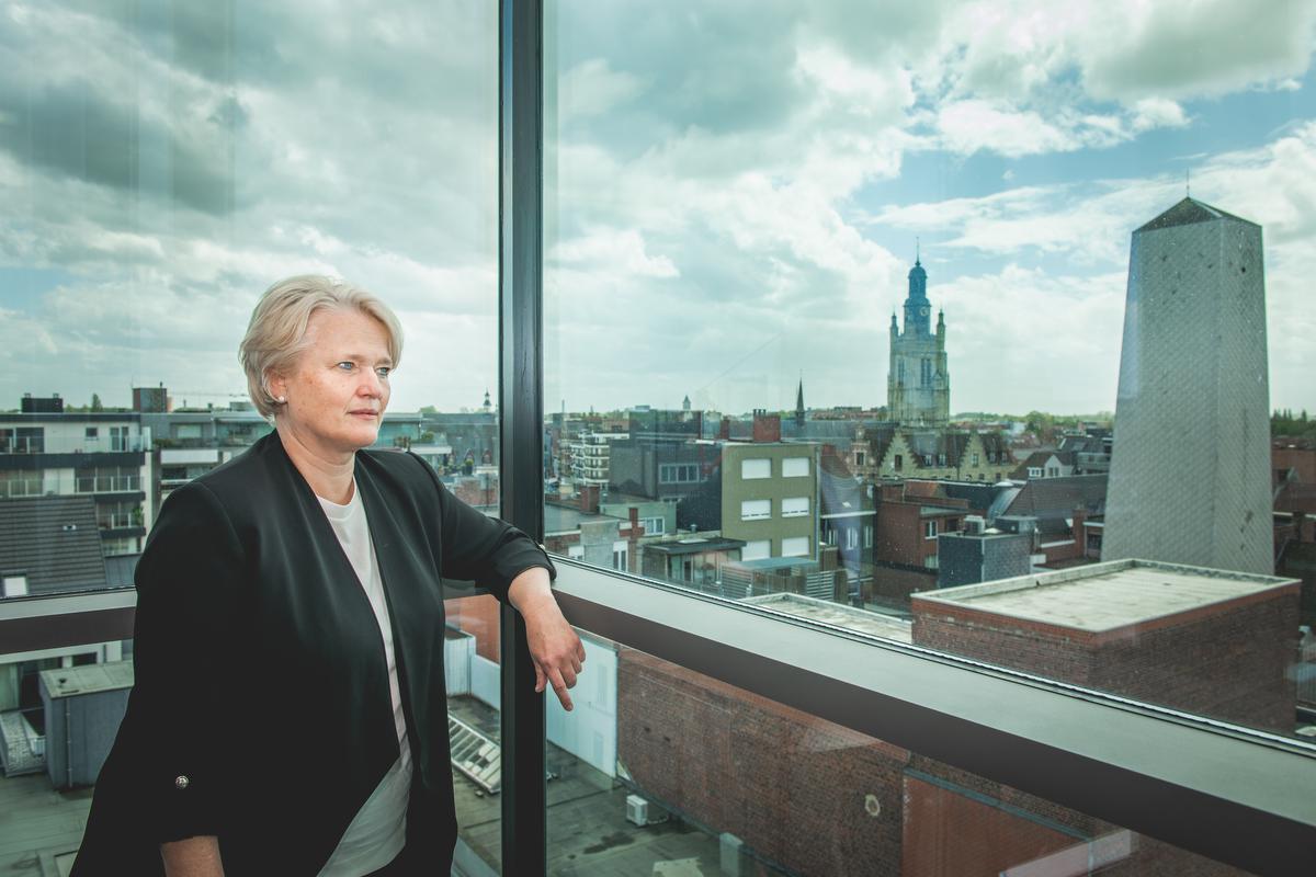 Ex-minister Nathalie Muylle (CD&V) opvallend scherp: “Het crisisbeleid ...