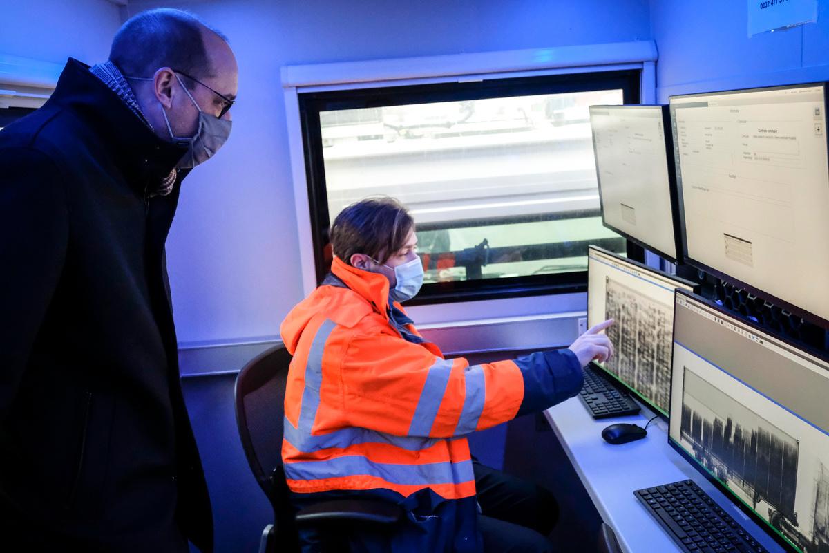 Te weinig personeel bij douane: 'Nieuwe scanners van 10 miljoen euro ...