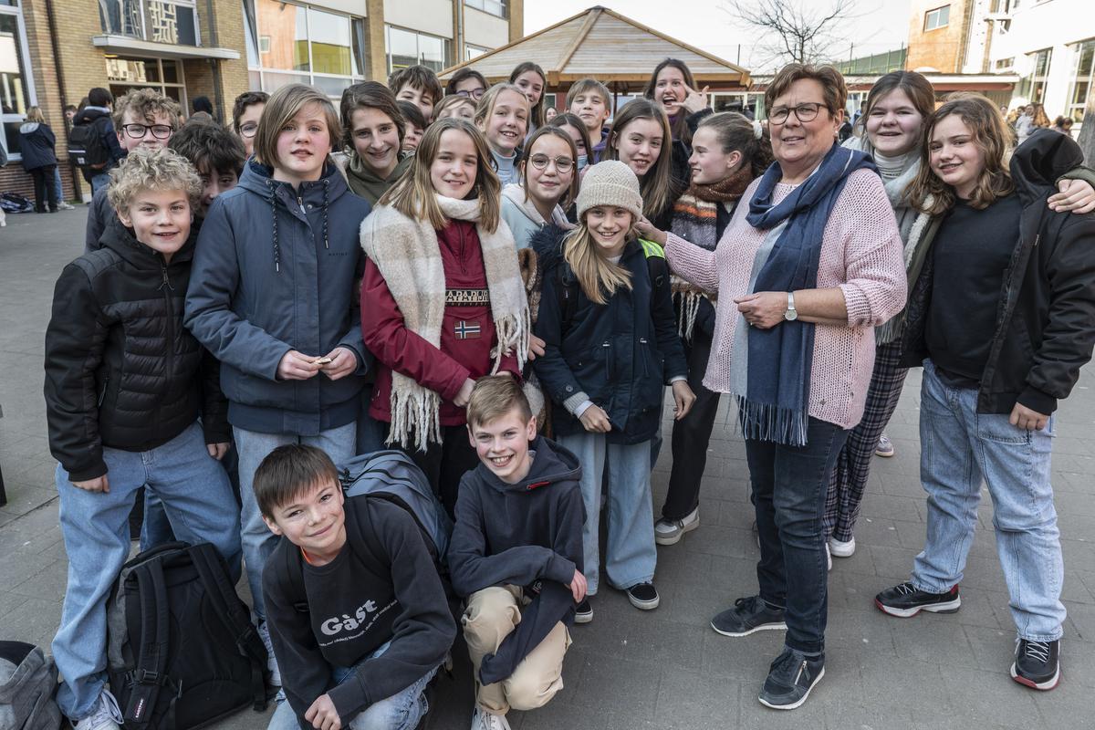 Kunstwerk voor afscheidnemende ‘Moeder van de VMS’ in Roeselare - KW.be