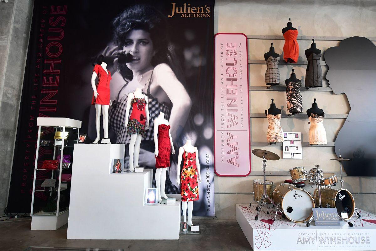 Veiling van kleding en persoonlijke spullen van Amy Winehouse is groot ...