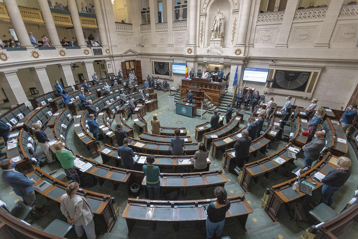 Fact-checking politique : les partis politiques belges sont-ils en crise