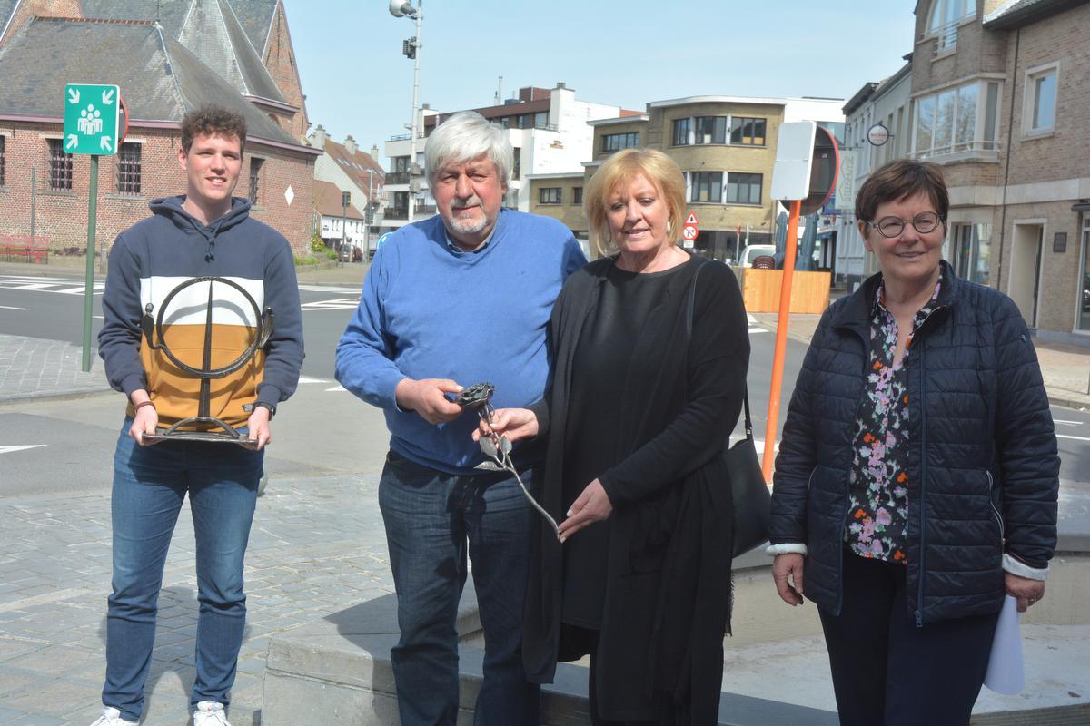 Smid Luc Vandecasteele verkoopt objecten voor Oekraïne - KW.be