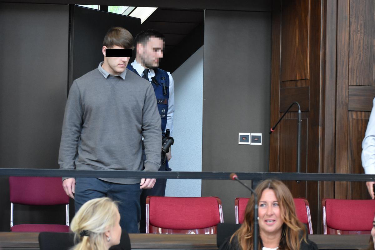 Alexander Dean ondervraagd: “Ik ben een idioot, dat ziet u toch?” - KW.be