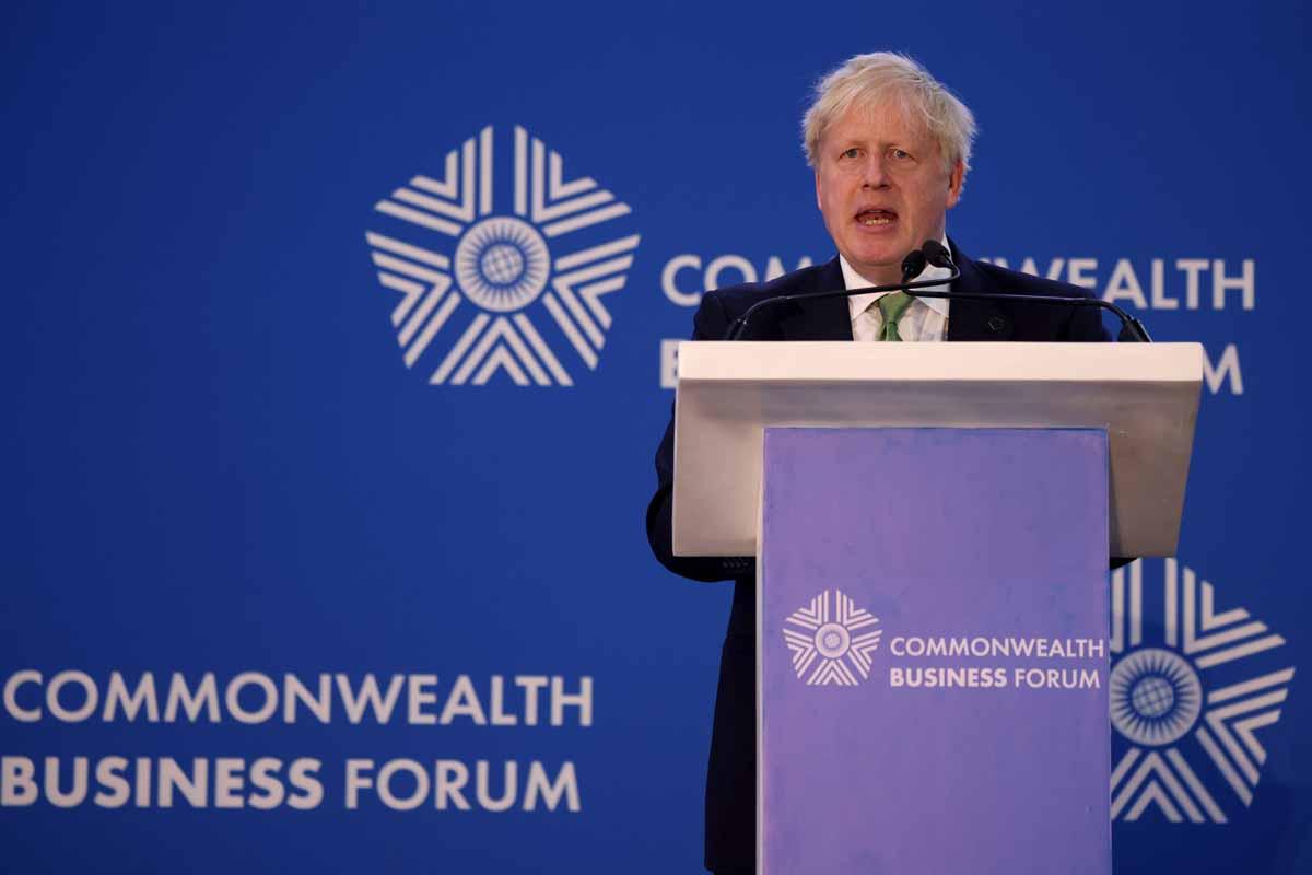 A Kigali, Boris Johnson défend l'accord sur les migrants avec le Rwanda