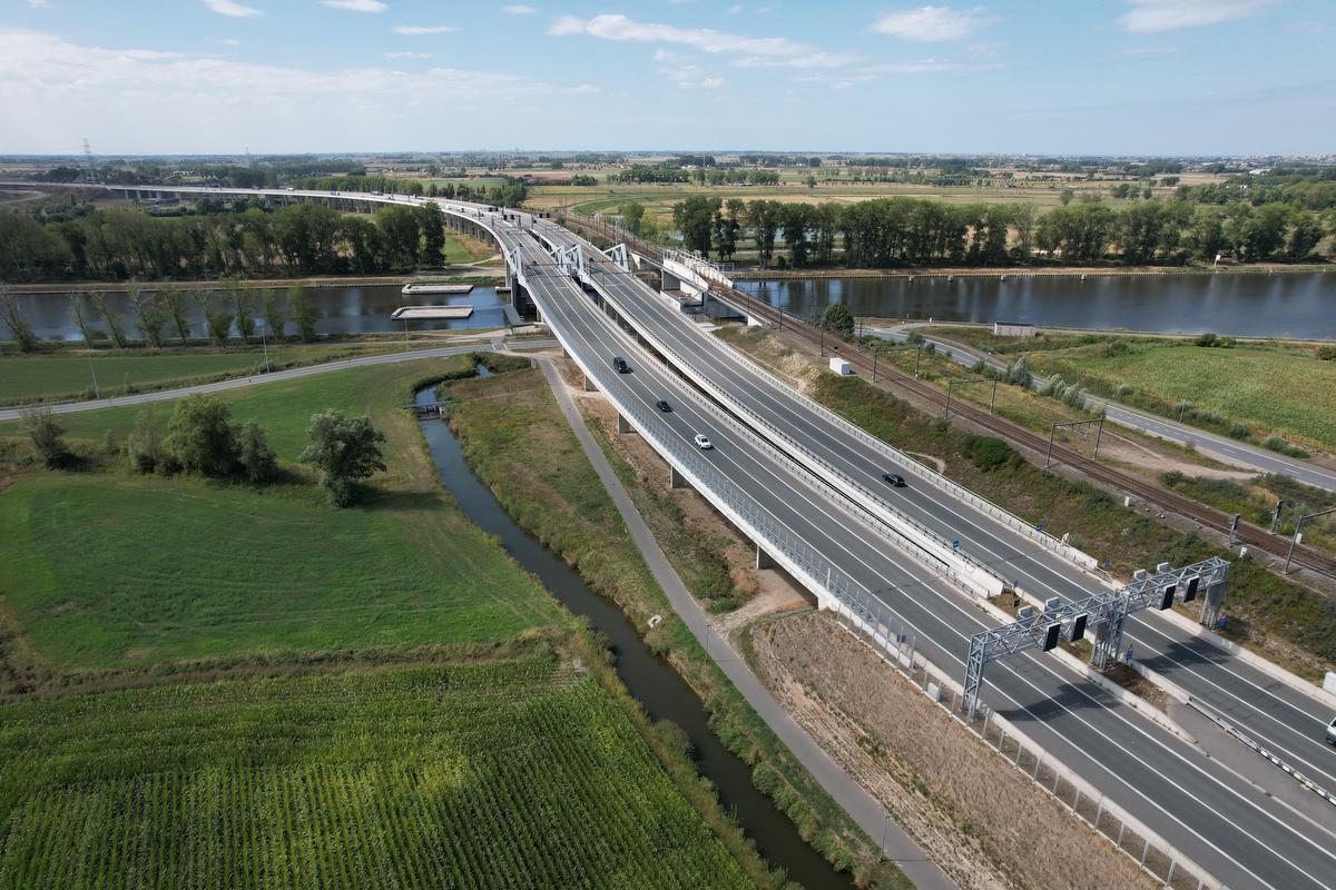 Autosnelweg A11 houdt dagelijks 4.054 trucks uit de polderdorpen ...