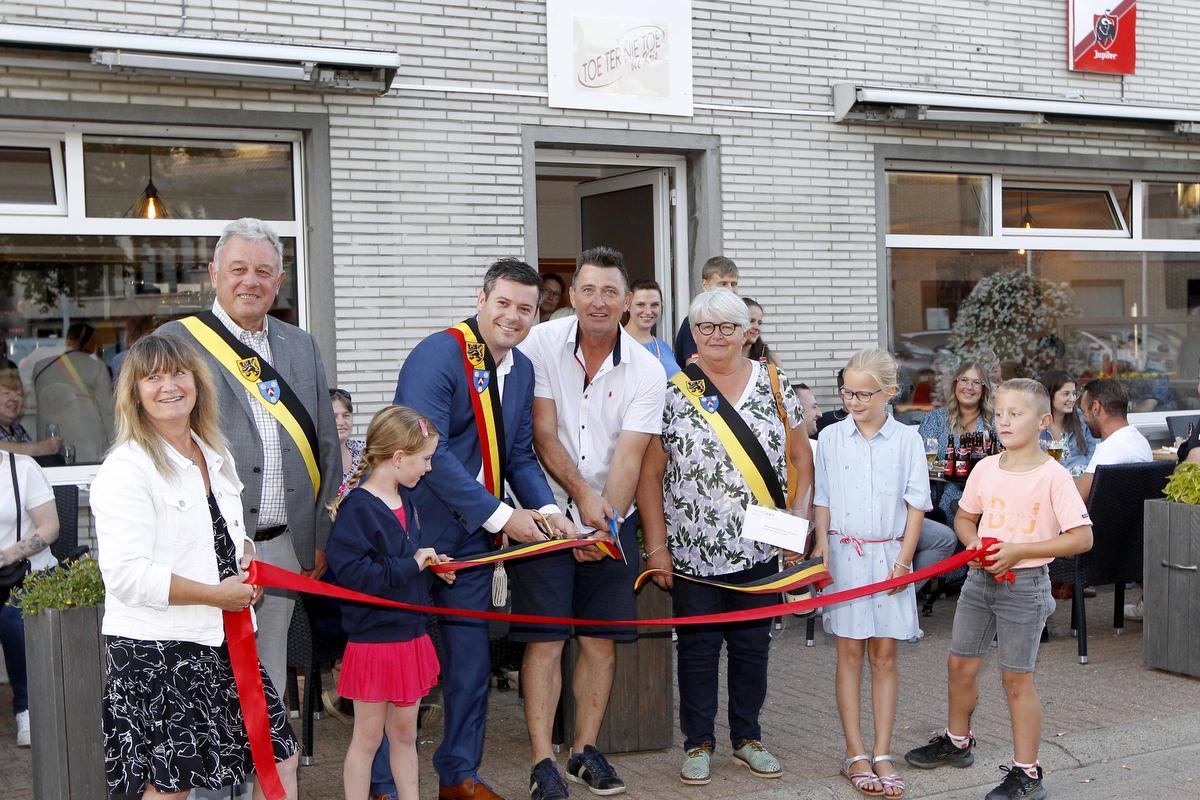 Toe Ter Nie Toe Bie Kris officieel geopend op Markt - KW.be