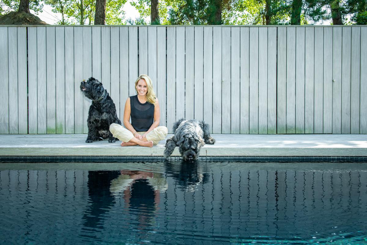 Ellen en Gert Verhulst nemen afscheid van geliefde hond Marcel - KW.be