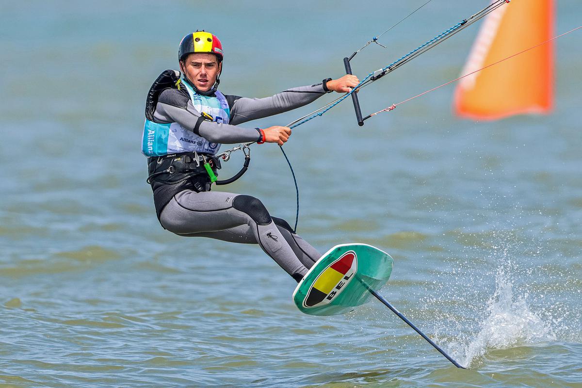 Daan Baute is in Cagliari voor het WK Formula Kite Men - KW.be
