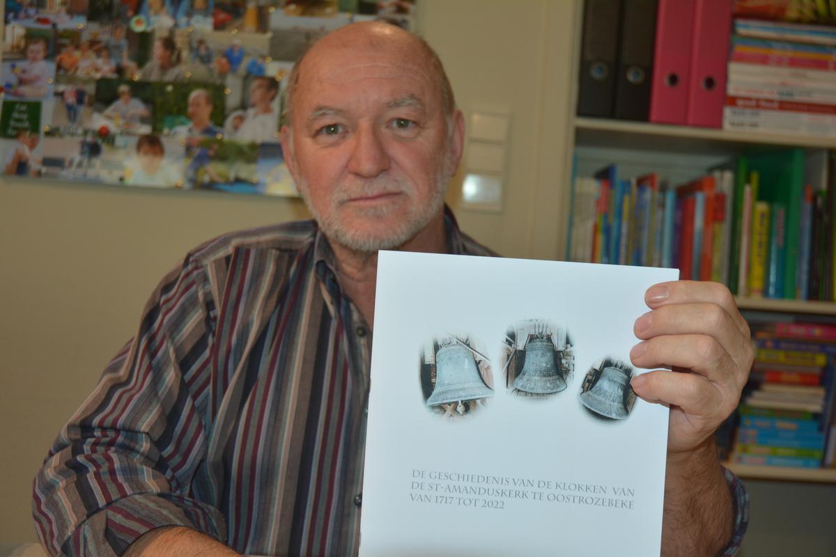 Geert schrijft geschiedenis klokken van Oostrozebeekse Sint-Amanduskerk ...