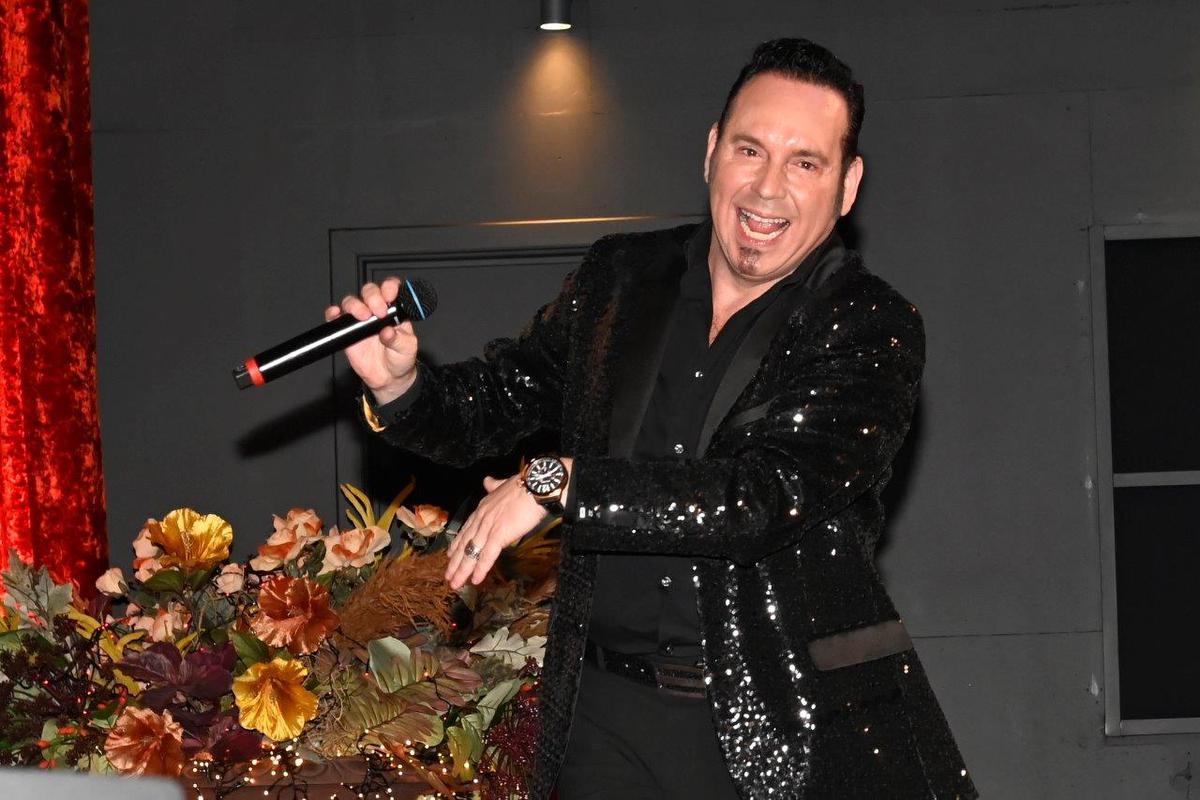 IN BEELD – Jacco Ricardo & Friends Kerstshow in zaal Etropal in Lauwe - KW.be