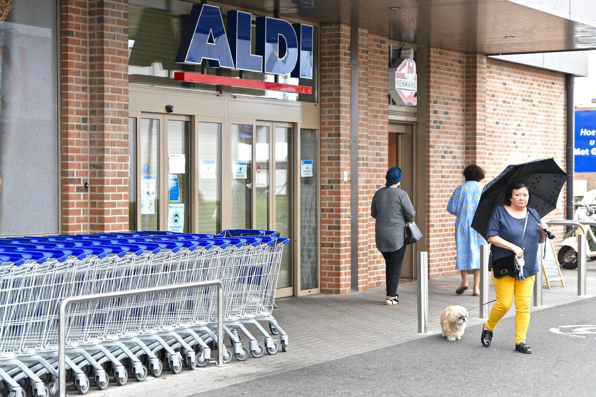 Aldi Menen wordt tijdelijk outletwinkel wegens renovatie - KW.be