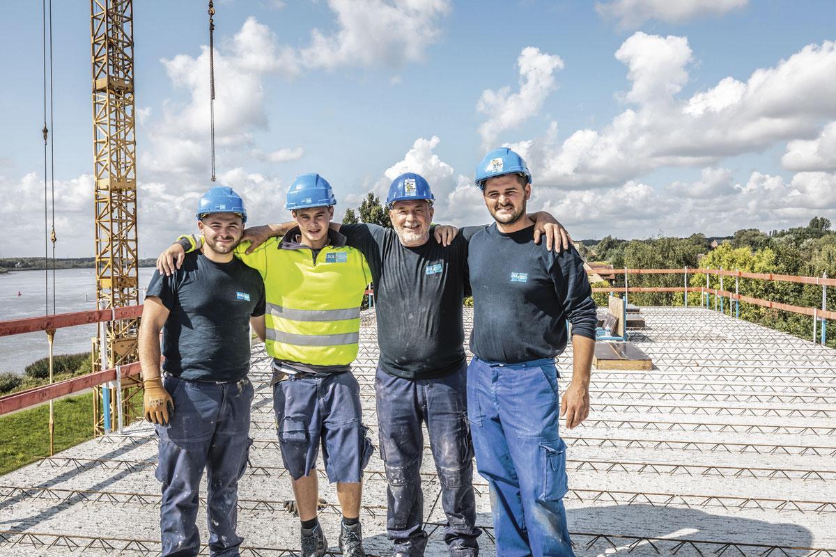 Antwerpse Ambassadeur 'grote bedrijven' DCA: trofee als afsluiter van een feestjaar - Trends ...