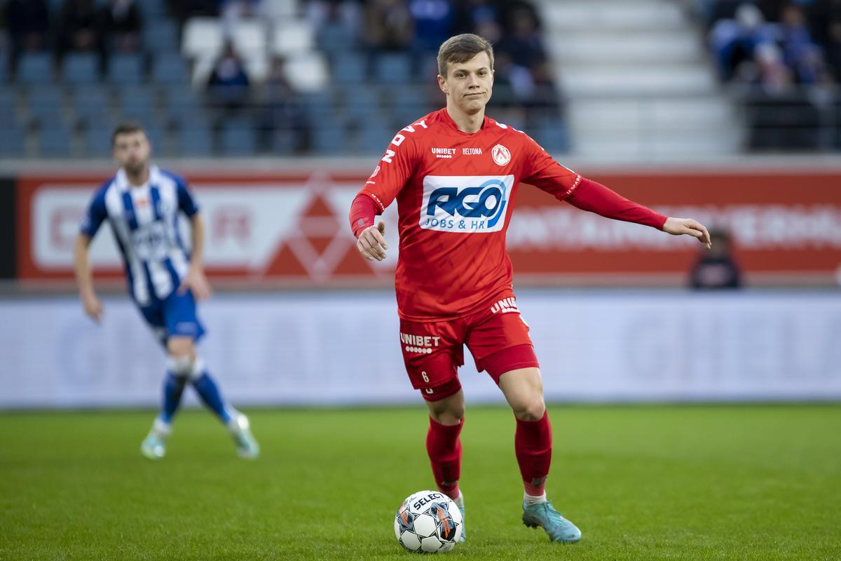 Kortrijk moet het 4 tot 6 weken zonder middenvelder Oleksii Sych doen - KW.be