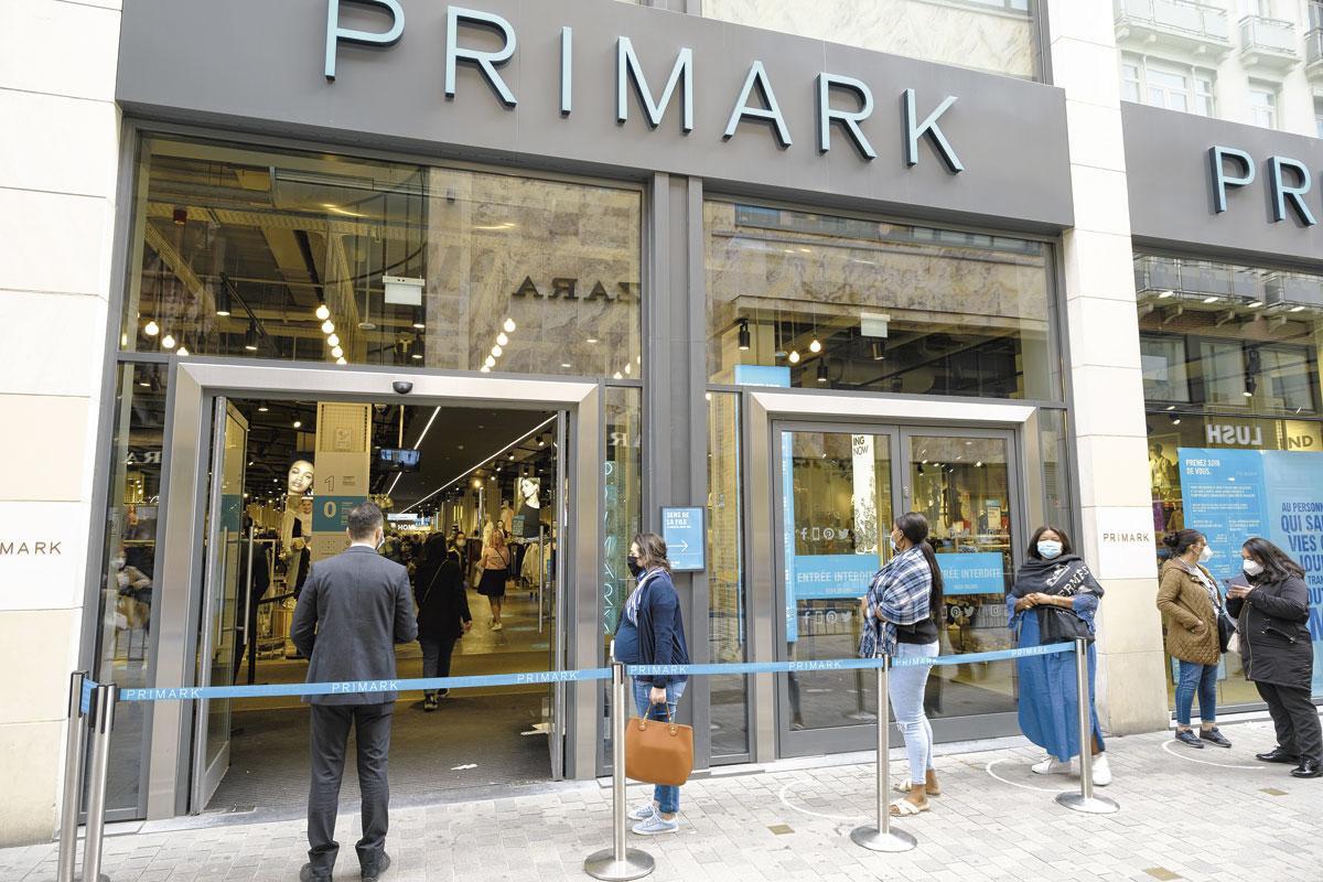 Primark et ses vêtements bon marché font mouche en pleine crise ...