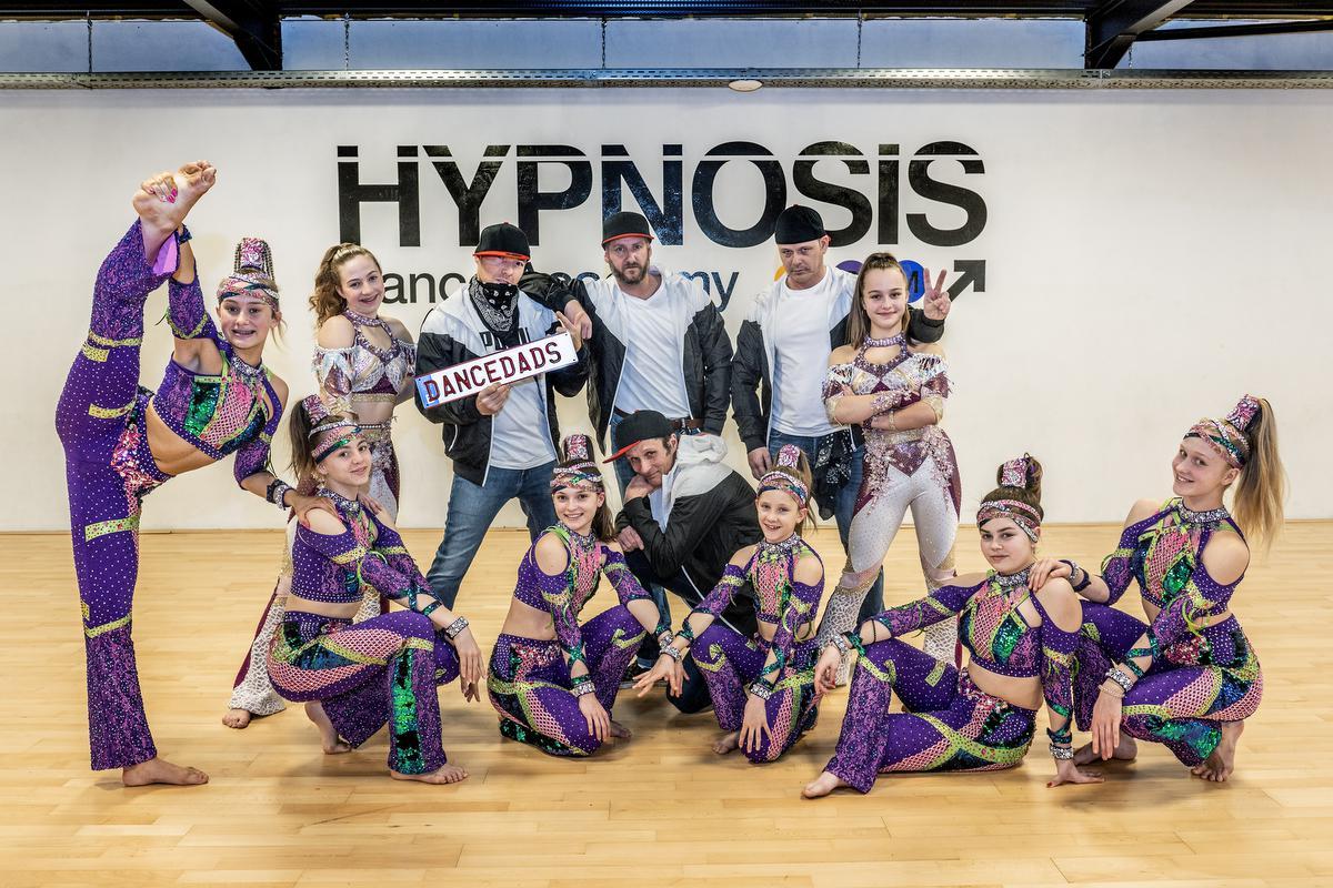 Van grap op TikTok tot optreden in Sportpaleis: dansende papa's maken opwachting in ‘The ...