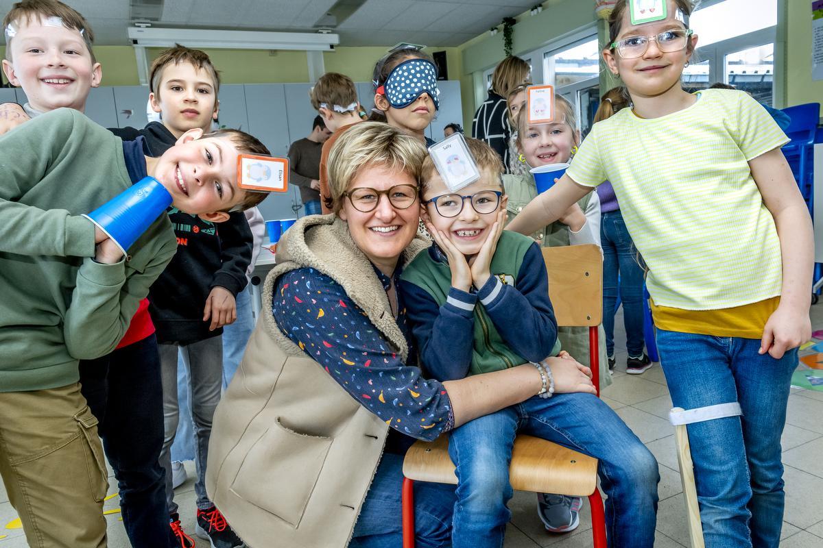 Tieltse mama lanceert ‘Expeditie Inclusief’: “Ons gezelschapsspel moet ...