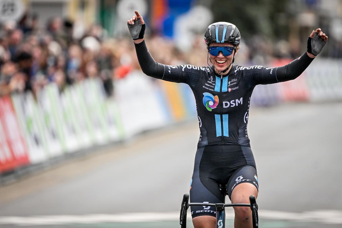 Pfeiffer Georgi wint Brugge-De Panne na solo, Shari Bossuyt vijfde - KW.be