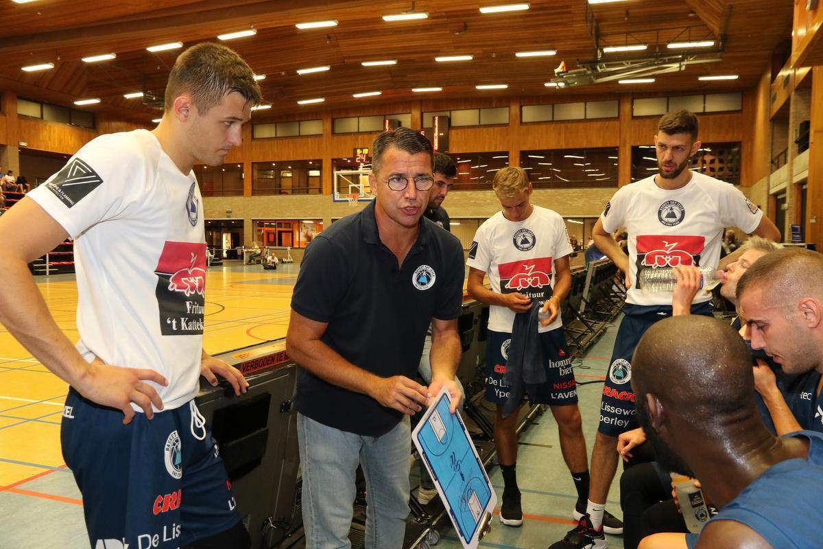 Bruce Minne volgt Philip Mestdagh op als coach bij dames Kortrijk Spurs - KW.be
