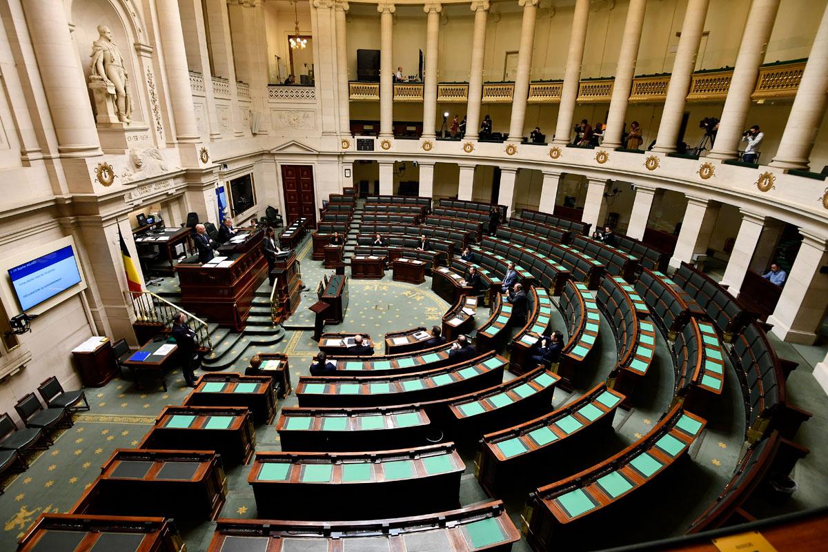 'De uitwassen van ons systeem van partijfinanciering blijven elke dag ...