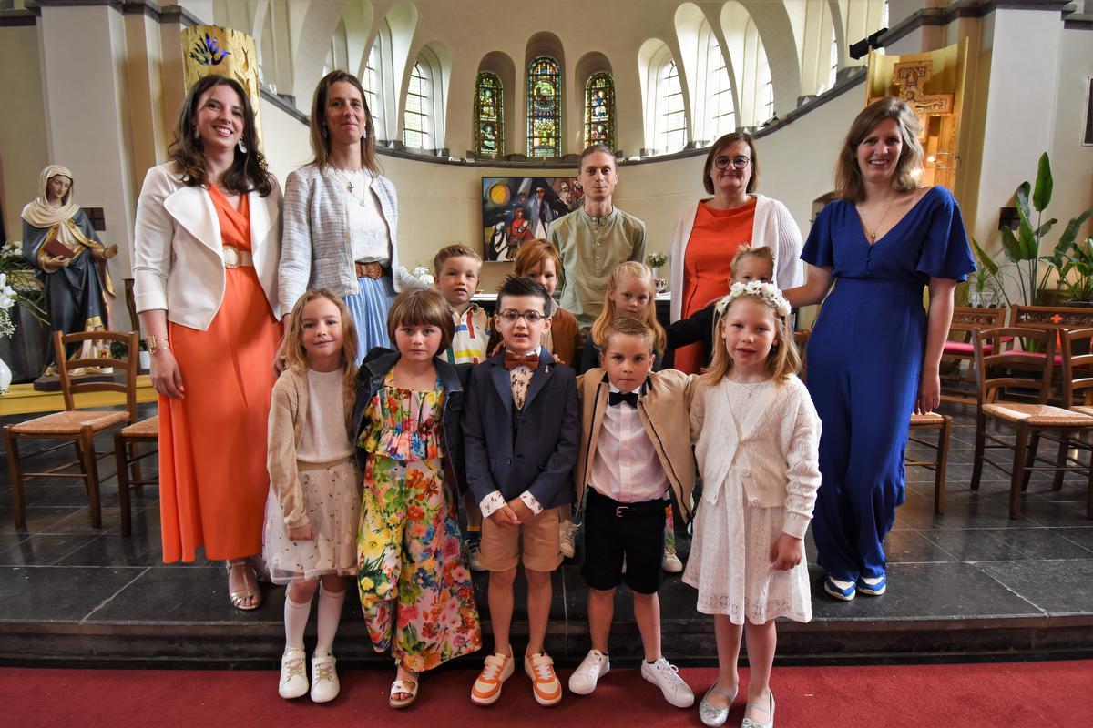 Negen communicanten in GBS De Regenboog in Geluveld - KW.be