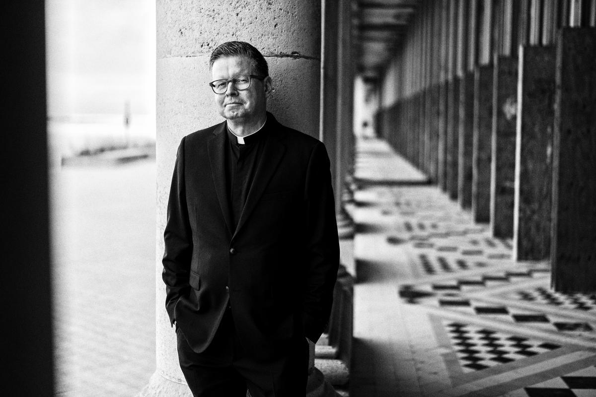 Van priester tot schrijver, dankzij Pieter Aspe: “Plezier gevonden in ...