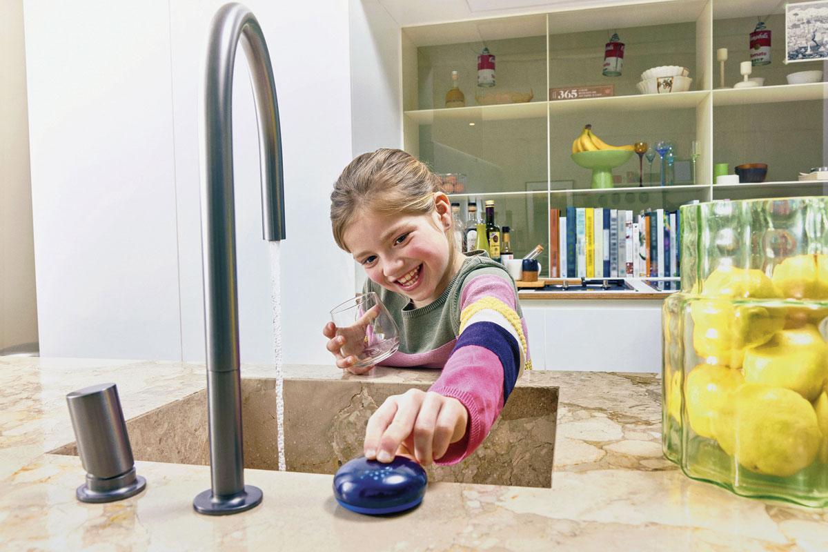 Colruyt en Robi-waterfilter geven uw kraantjeswater smaak - Trends Kanaal Z
