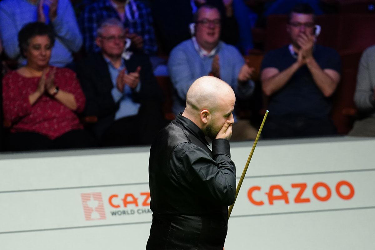 Luca Brecel na onwaarschijnlijke comeback naar finale van WK snooker ...