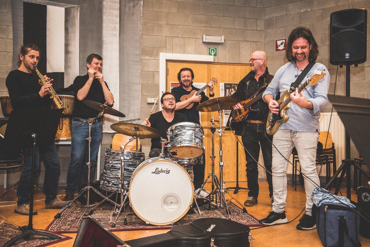 Debuutplaat van Kobe Sercu uit Ardooie 'Kom Bluf Gerust' komt uit in maart - KW.be