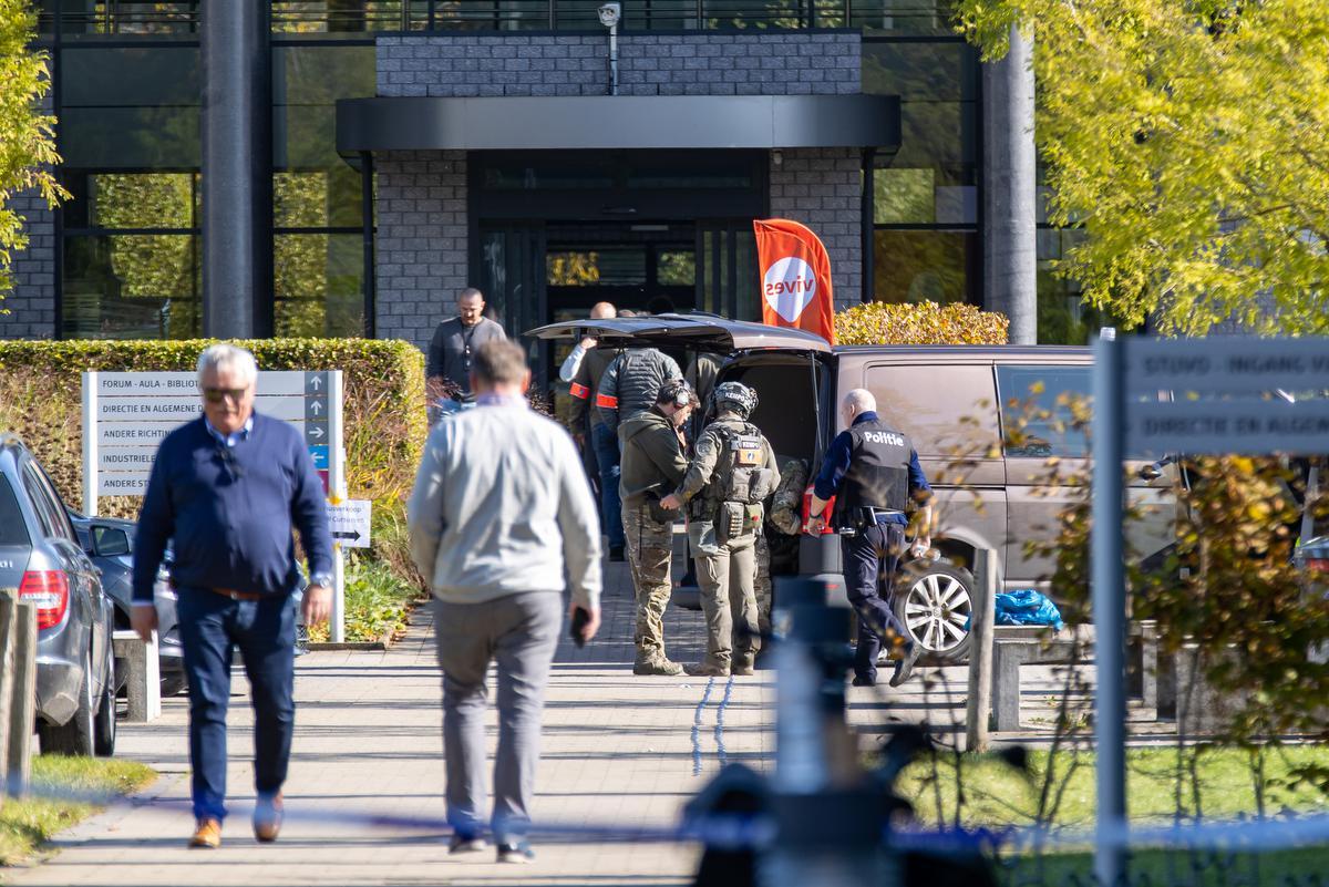 Jules V. (20), die Vives Kortrijk op stelten zette met airsoftwapen ...