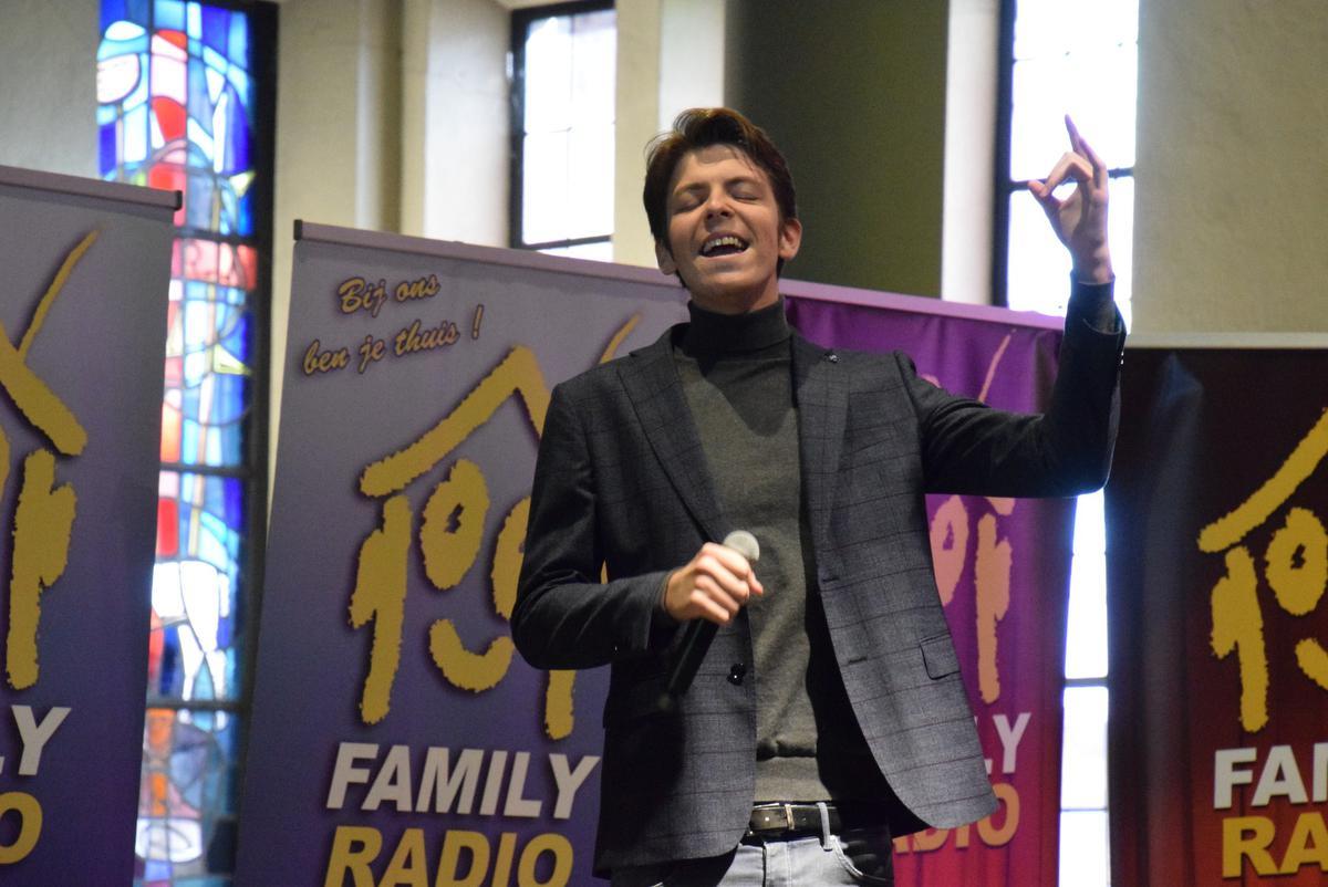 Mervyn staat op nummer één met ‘Zielsveel Van Je Hou’ bij Family Radio ...