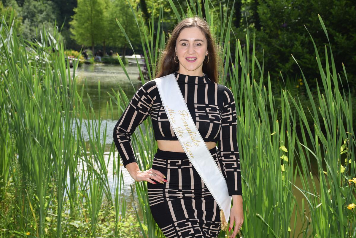 Violetta De Neef uit Dentergem is finaliste Miss De Luxe 2023: “Ik ben ...
