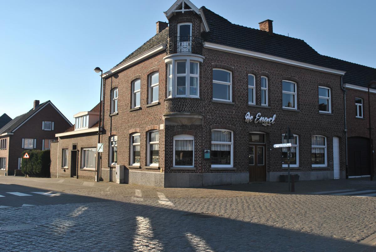 Café Den Engel in Gits blijft en wordt aangevuld met 13 appartementen ...