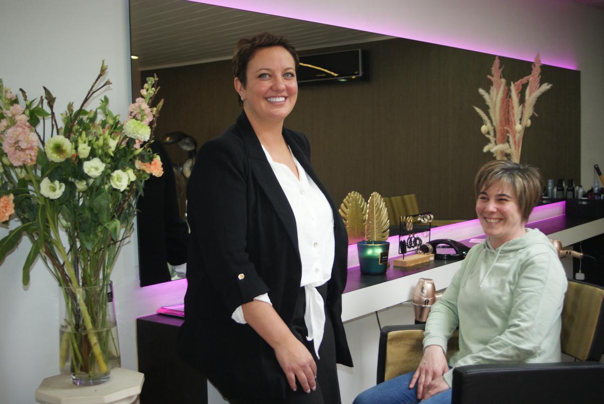 Kapster Celine staat na kankerbehandeling opnieuw in haar salon: “Wil ...